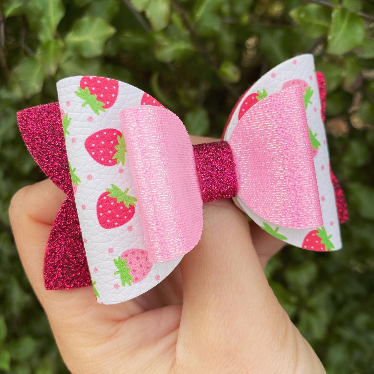Strawberry Shortcake Imogen Bow – Bub&Bow